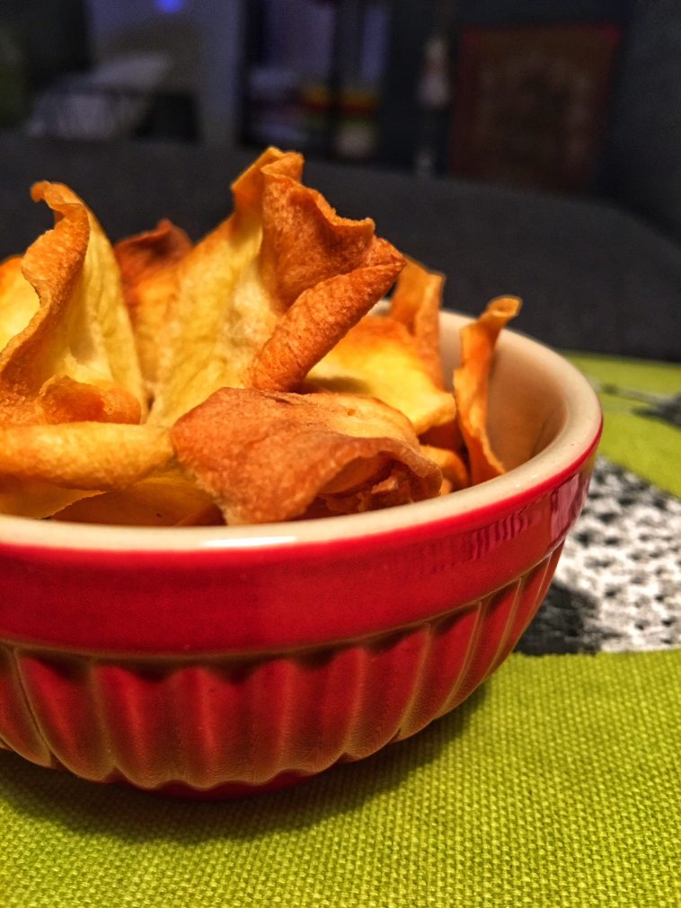Die besten low carb Chips, in Kokosöl frittiert, gesund und lecker!